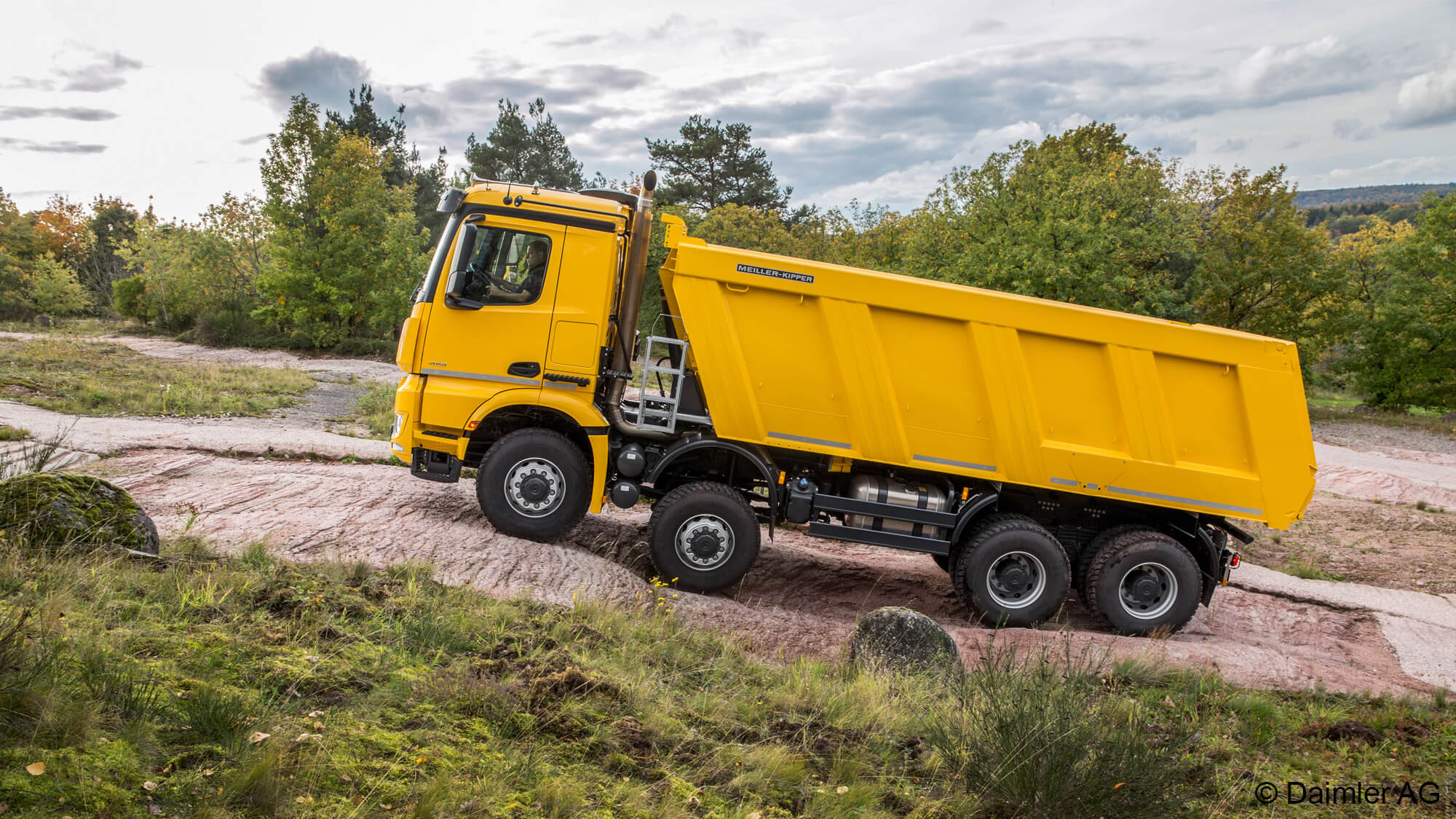 Main fuel filters protect diesel injection systems